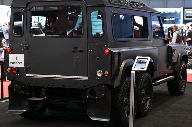 Land Rover Defender Flying Huntsman 6×6 Concept