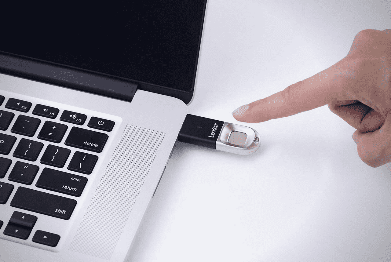 Lexar JumpDrive F35 With Fingerprint Scanner