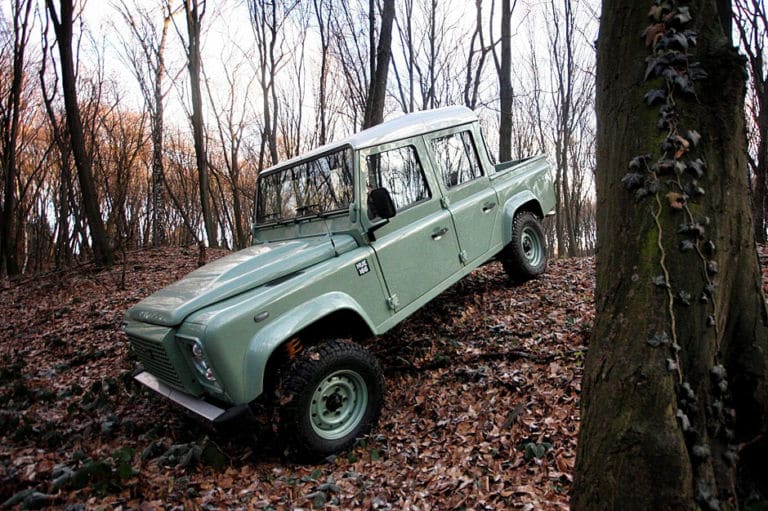 Land Rover Defender Series I By Land Serwis | Men's Gear