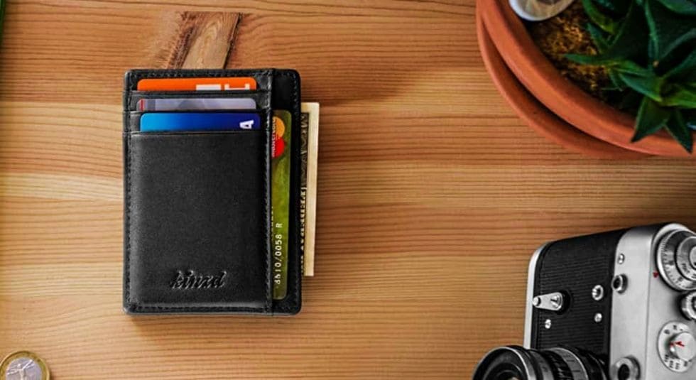 3 Best Benefits Of Owning A Slim Wallet | Men's Gear