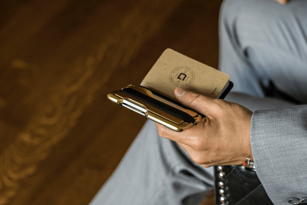 The Dango D007 Goldfinger Is An EDC Wallet Every Spy Should Have