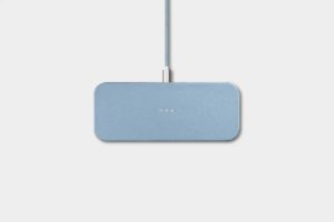 The Courant Catch: 2 Wirelessly Charges Two Devices At The Same Time ...