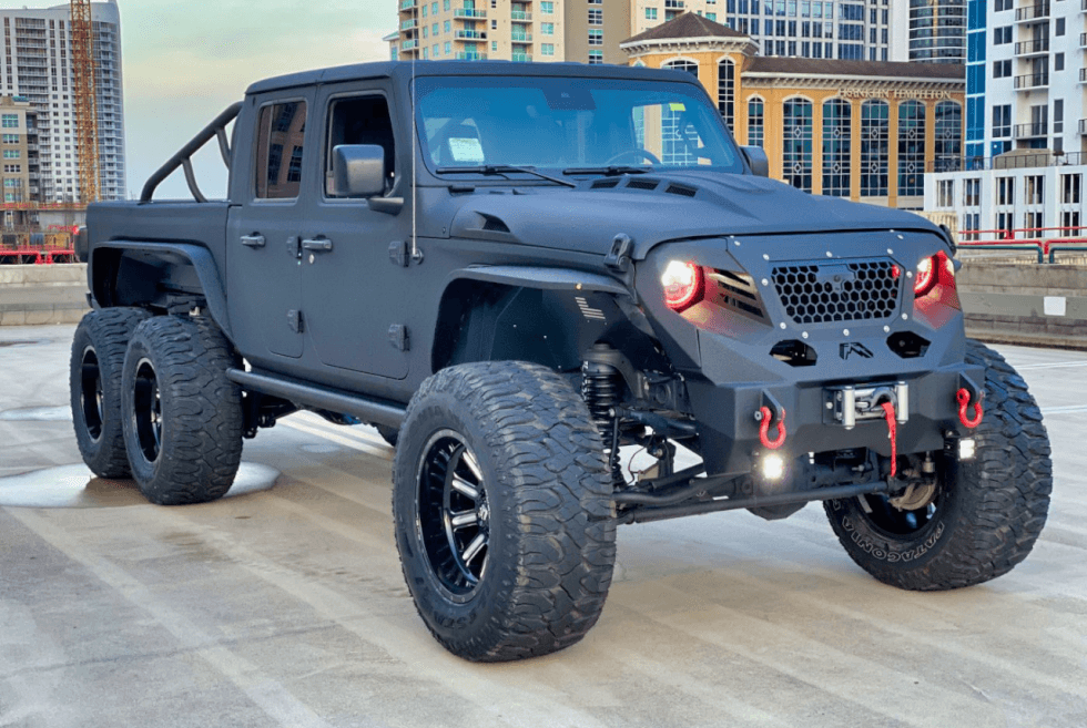 The So Flo Jeeps SF6X6G is an intimidating 6-wheeled Jeep Gladiator ...