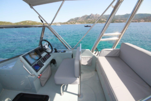 This XSV20 Yacht from Safehaven Marine dubbed the ENMER is up for sale ...