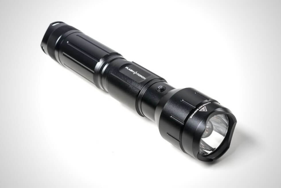 Illuminate or Incinerate With The Wicked Lasers FlashTorch 250